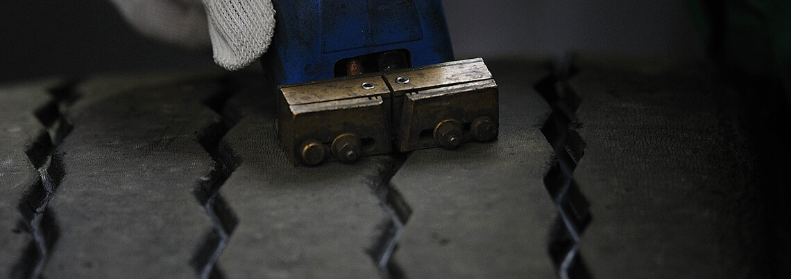 Regrooving Calculator by MICHELIN