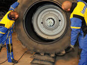 Mount & Dismount Ag Tires | MICHELIN COMMERCIAL TIRES