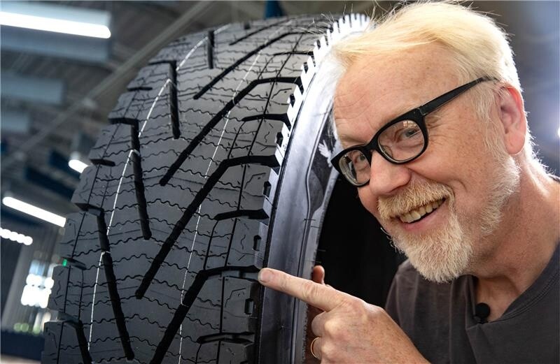 Breaking Barriers: Fuel-Efficient Tires for Long-Haul Trucking
