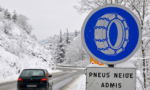 Snow chains: when to fit them, how to use them | MICHELIN