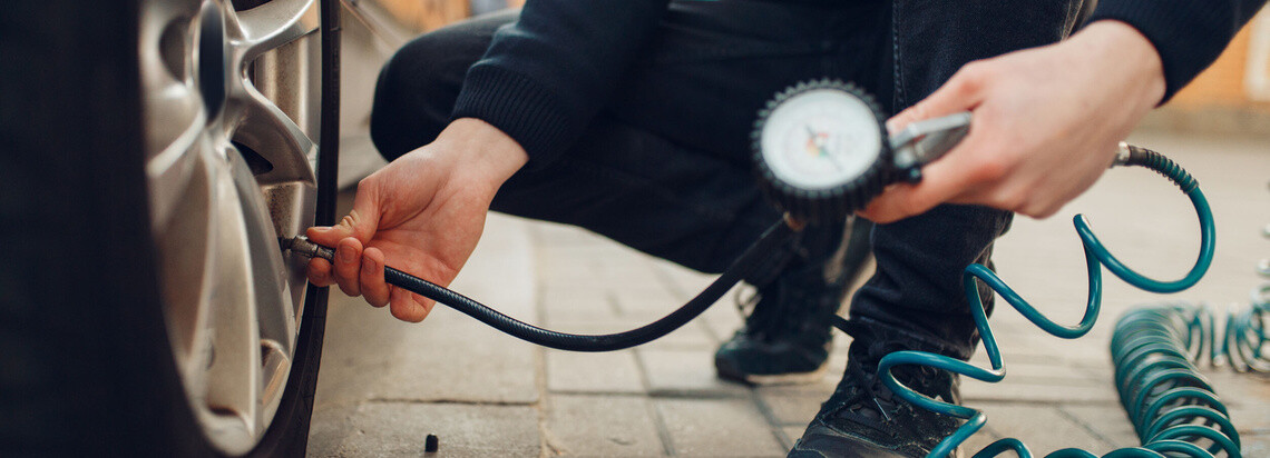 How to replace a tyre valve? | MICHELIN