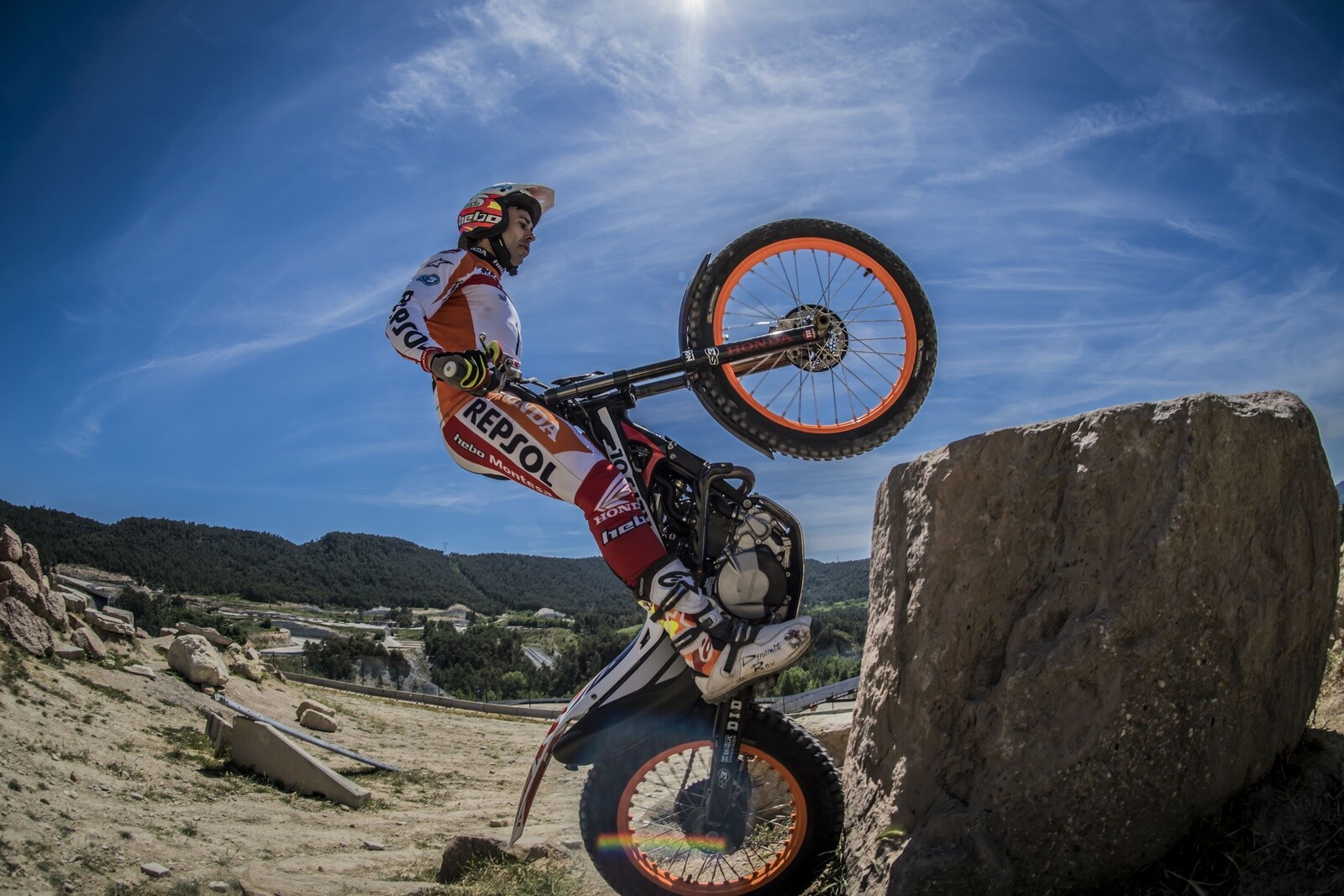 Motorcycle tire reviews | MICHELIN