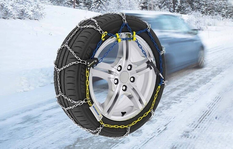 Snow chains: when to fit them, how to use them | MICHELIN
