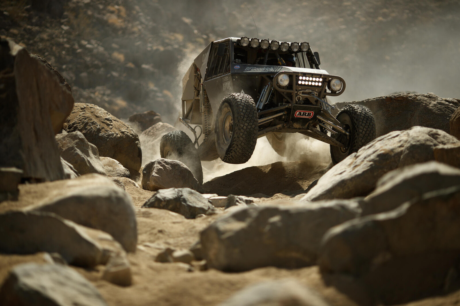 4x4 ile Otomobil Arasındaki Farklar Nedir?