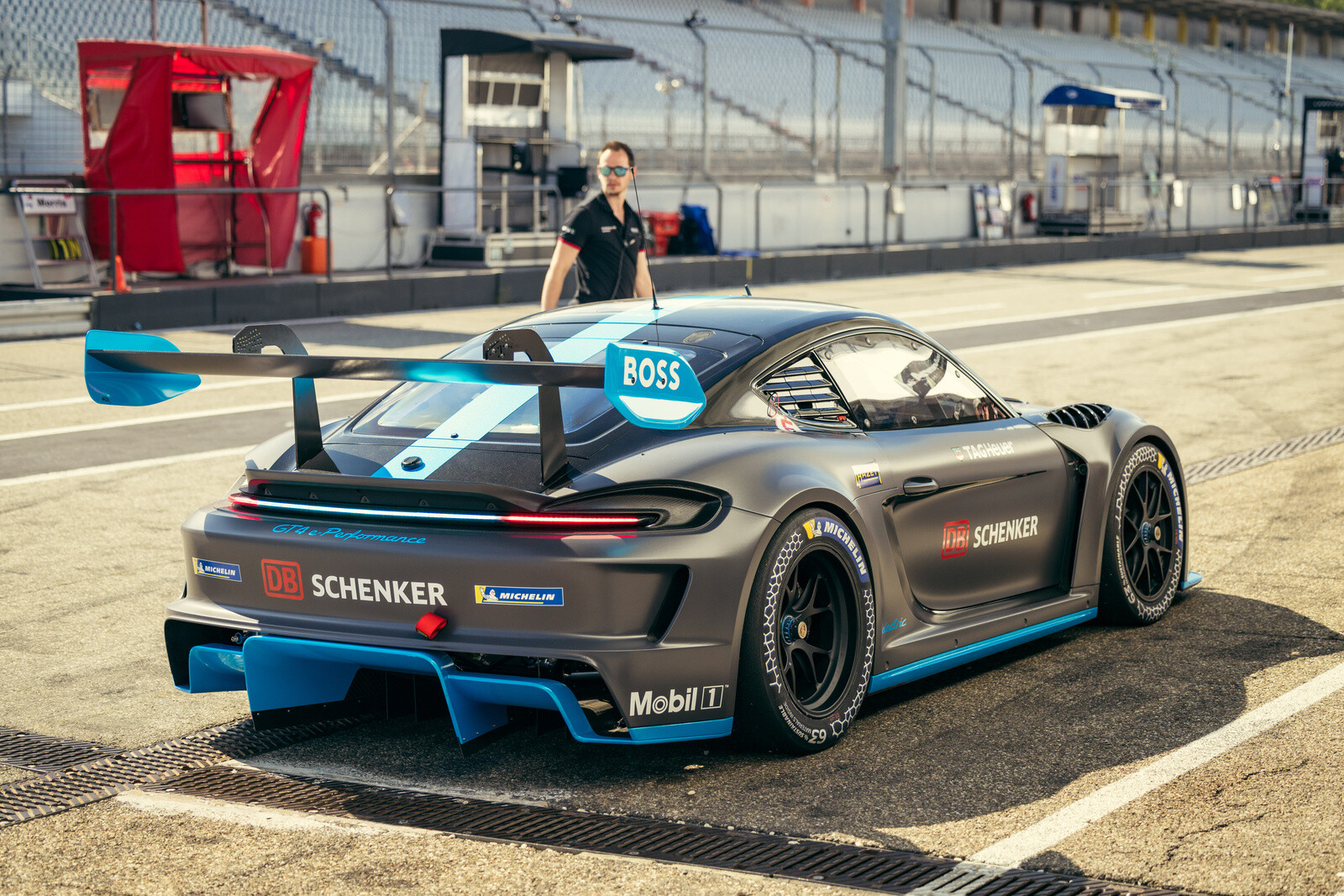 MICHELIN for the new Porsche GT4 ePerformance