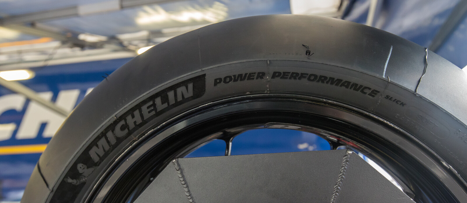 Motorcycle tyre breakdown | MICHELIN