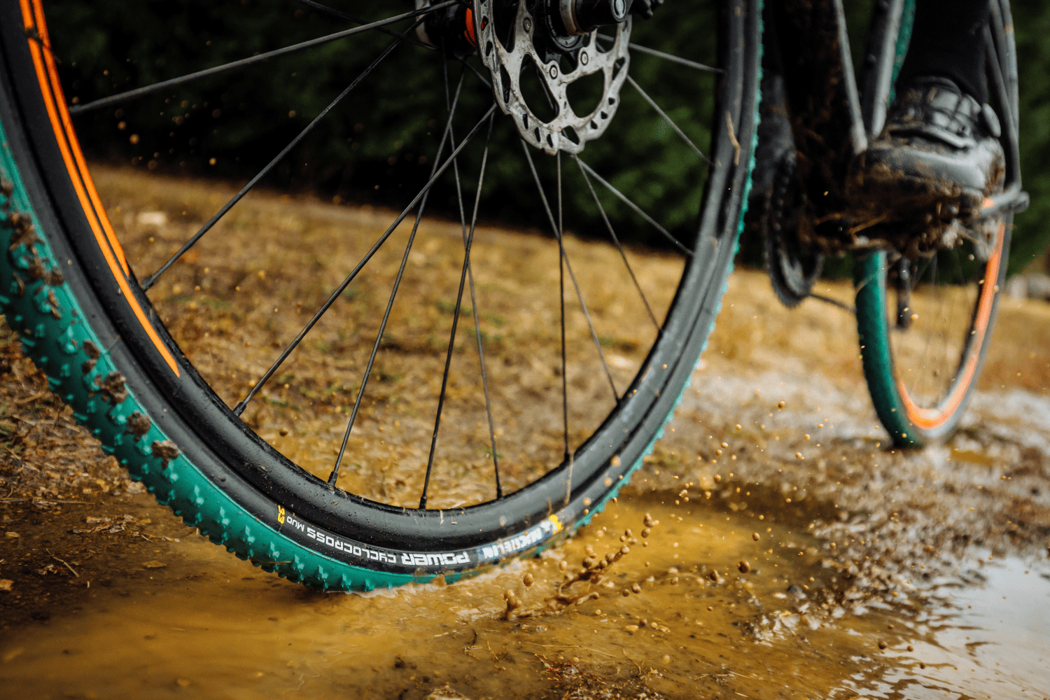 How to choose the best road bike tyres for your use | MICHELIN