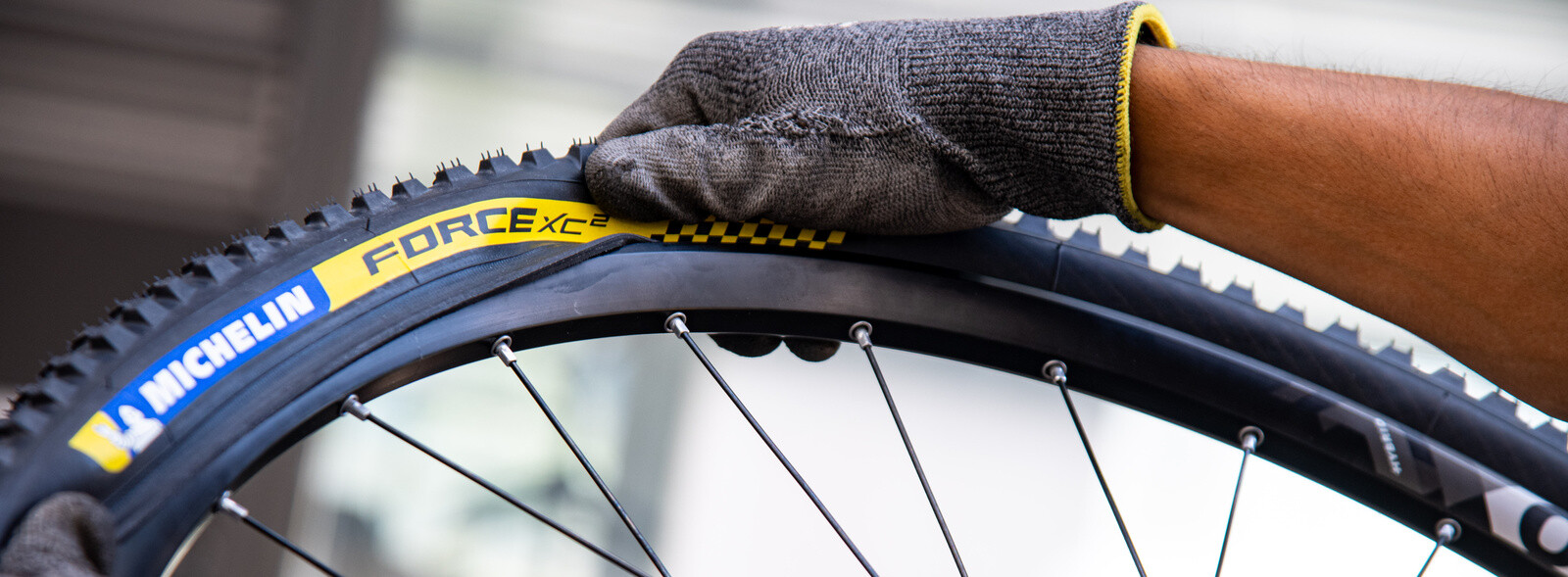 How to change a bike tyre | MICHELIN