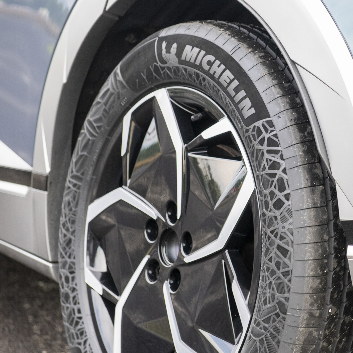 In a world first, Michelin unveils two tyres approved for road use ...