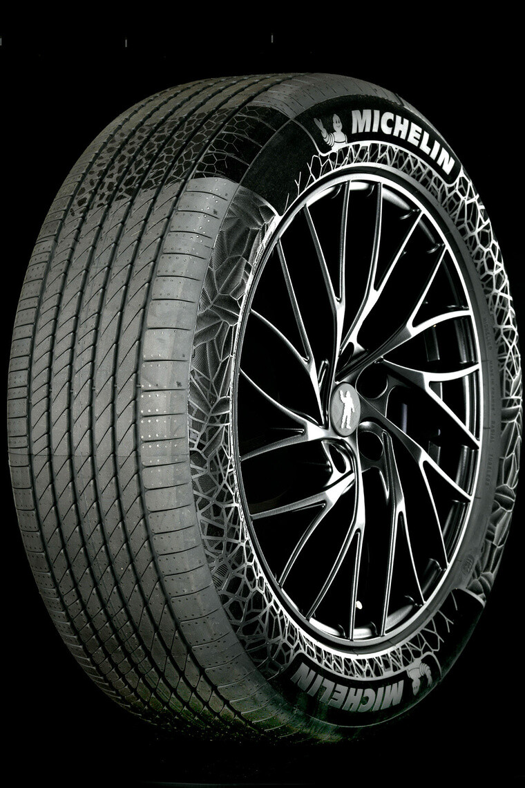 Michelin car tire containing 45% sustainable materials wins the ...