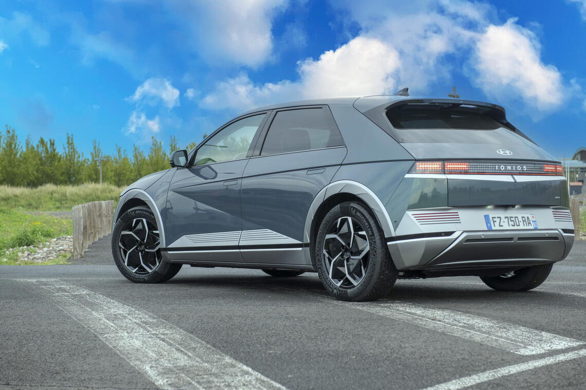Michelin car tire containing 45% sustainable materials wins the ...