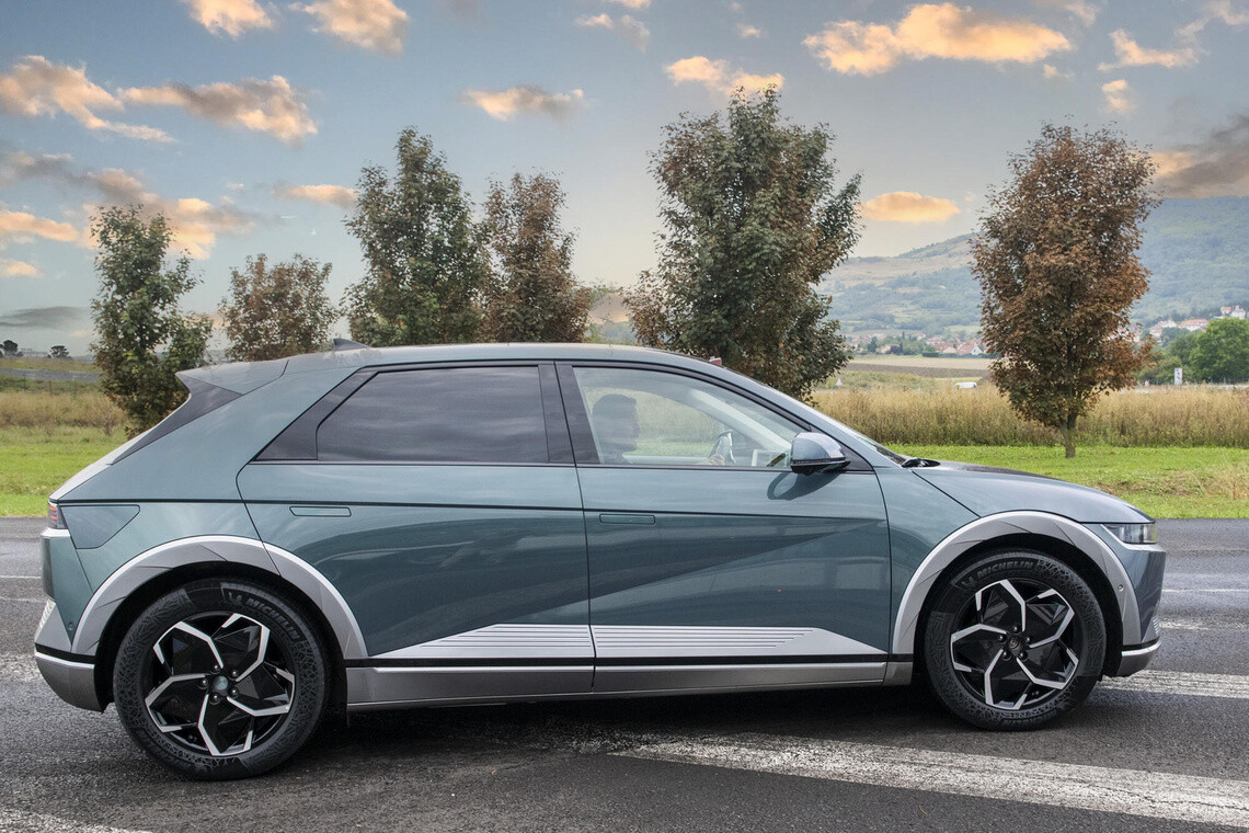 Michelin car tire containing 45% sustainable materials wins the ...
