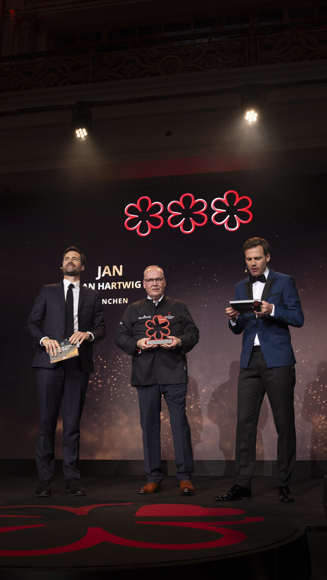 Genuss-Gipfelstürmer: Guide MICHELIN zeichnet gleich zwei neue 3-Sterne-Restaurants aus